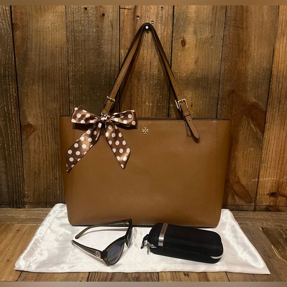 Tory Burch | Bags | 4 Piece Set Tory Burch Emerson Laptop Tote Free ...